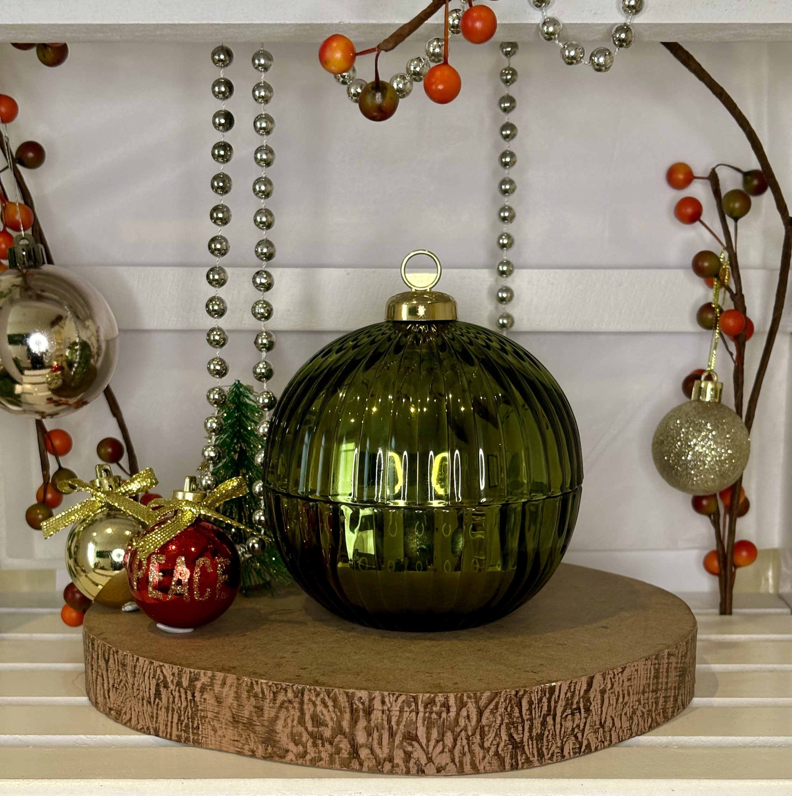 200g Large Green Bauble Scented Candle - Scandinavian Forest - MRB ...